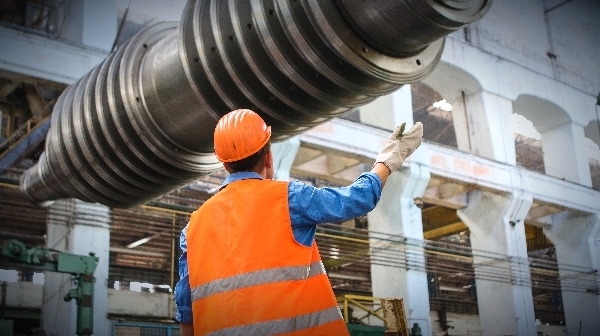 Biodegradable lubricants for the construction industry | Moov Energy